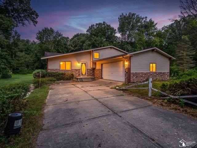 10191 Yensch Rd, Maybee, MI 48159