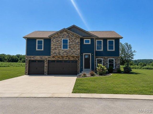 10192 Riehl Farm Dr, Potosi, MO 63664