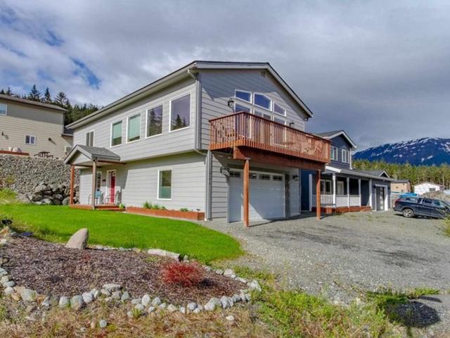 10196 Kwalx St, Juneau, AK 99801