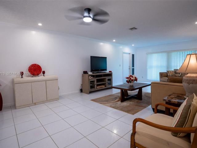 10198 Dovewood Ln, Unit A, Boynton Beach, FL 33436 | MLS #A11965