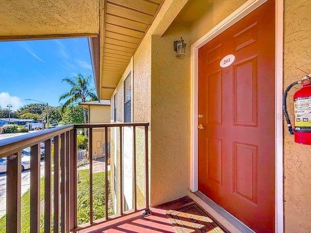 10199 Sailwinds Blvd S Apt 201, Largo, FL 33773