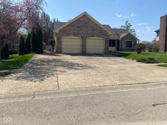 1019 Mt Vernon Dr, Greenwood, IN 46142 | MLS #22092 | Compass