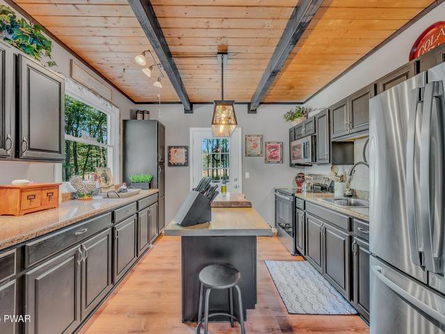 1019 Maplewood Dr