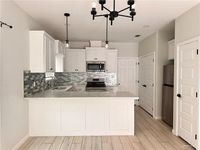 1019 N Clarence Avenue 1