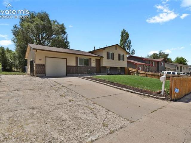 1019 De La Vista Lane