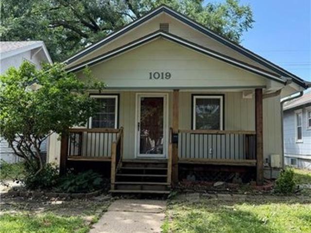1019 E 21st Ave, North Kansas City, MO 64116
