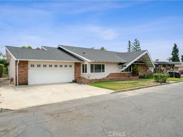 1019 E Walnut Avenue