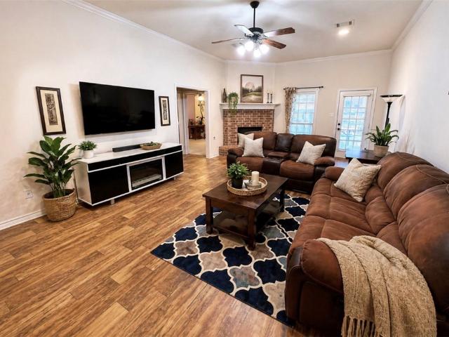 1019 Emerald Dove Avenue