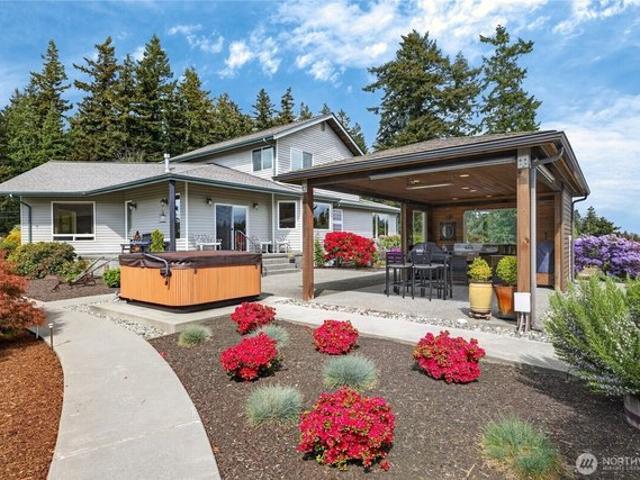 1019 Haddon Rd, Anacortes, WA 98221