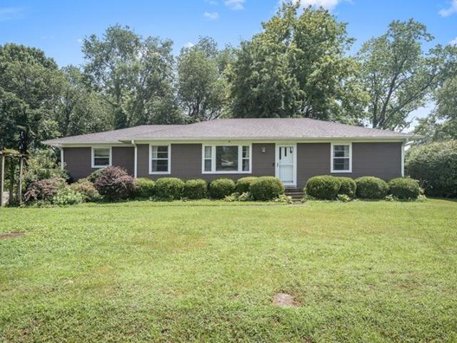 1019 Lawndale Dr, Murfreesboro, TN 37129