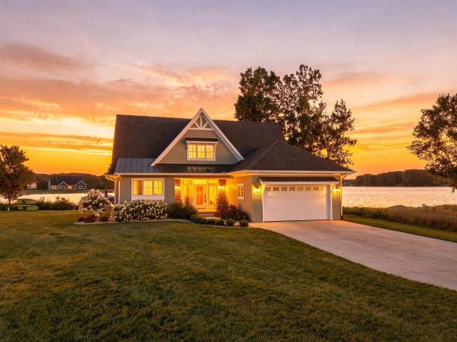 1019 Peninsula Drive