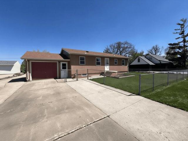 1019 S Lawson St, Aberdeen, SD 57401