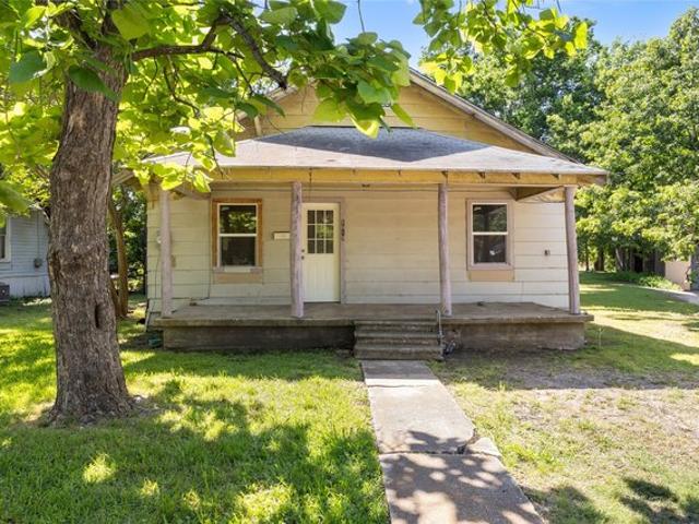 1019 S Star St S, Bonham, TX 75418
