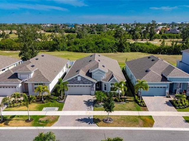 1019 Signet Dr, Apollo Beach, FL 33572
