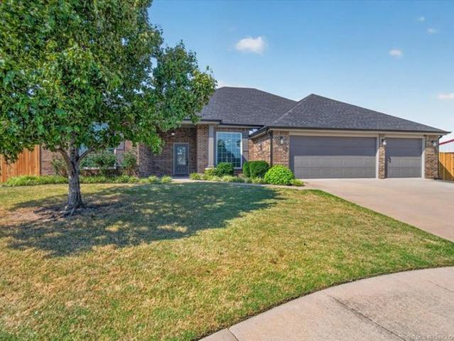 1019 Terri Dr, Bartlesville, OK 74006