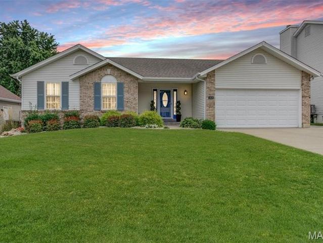 1019 Treeshade Dr, Saint Peters, MO 63376