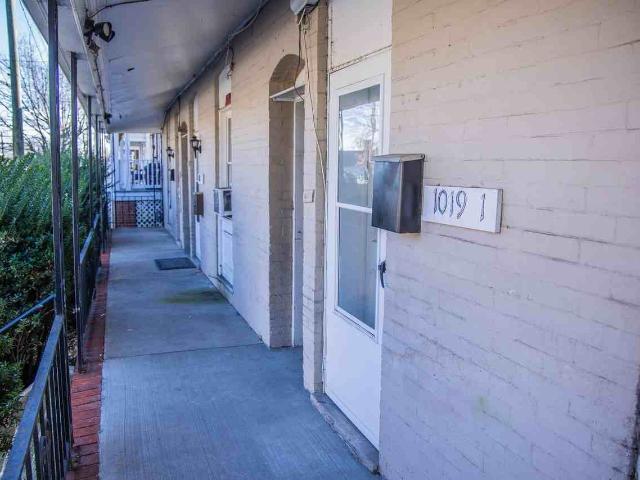 1019 W Leigh St 1 Bedroom Apartment for Rent at 1019 W Leigh St, Richmond, VA 23220 Carver