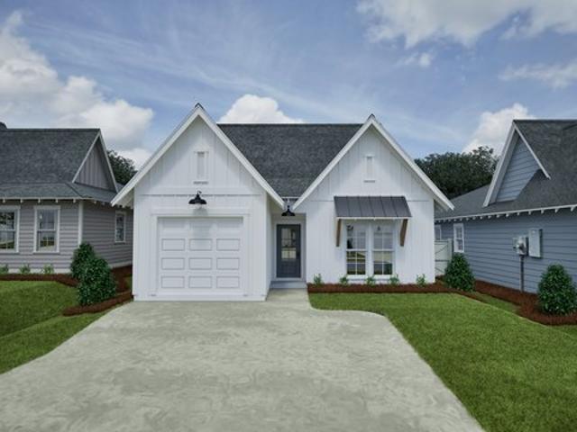 1019 Woodland Ln, Opelika, AL 36801