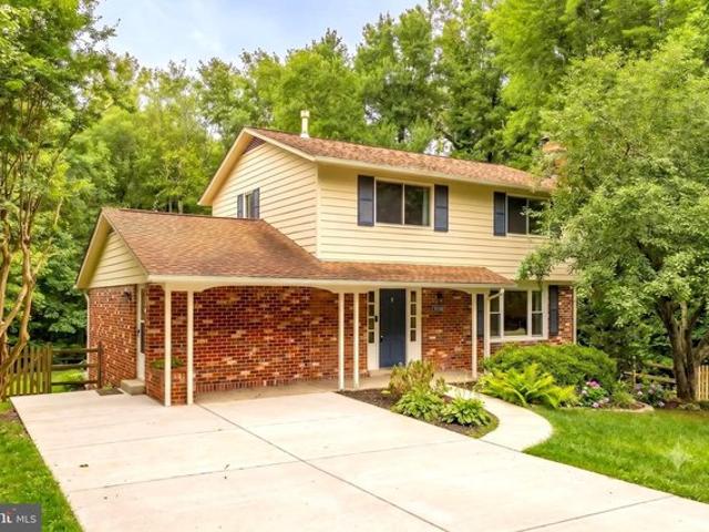 10103 Dundalk St, Fairfax, VA 22032