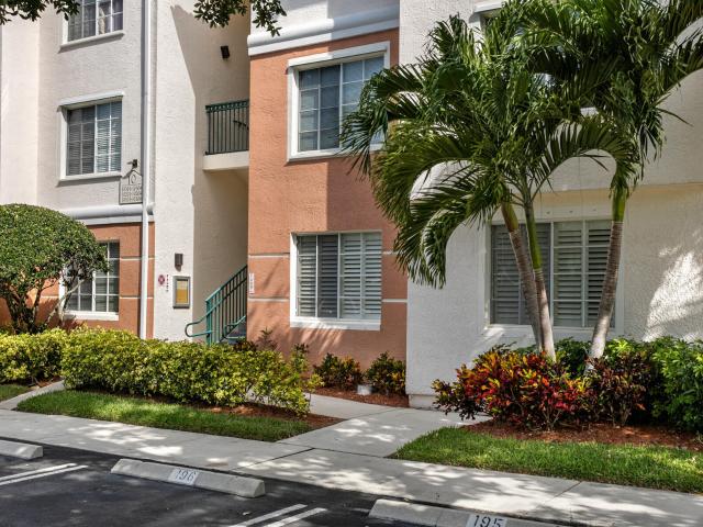 10103 Myrtlewood Cir W, Palm Beach Gardens, FL 33418 | MLS #B26019 | Compass