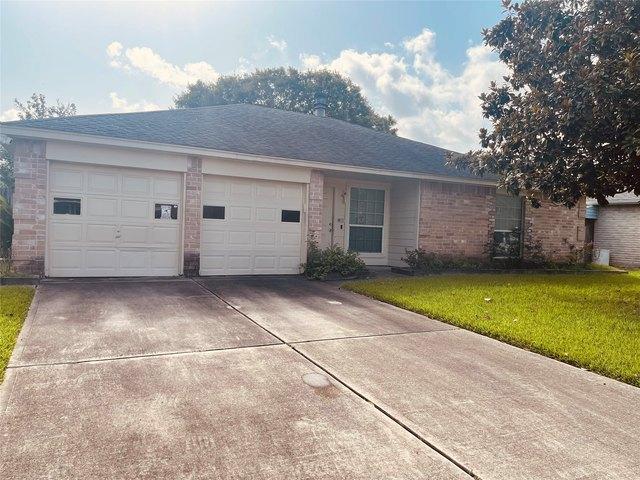 10103 Sageyork Dr, Houston, TX 77089