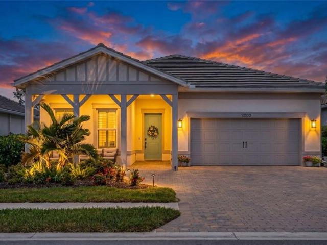 10100 Coral Shore Dr, Englewood, FL 34223