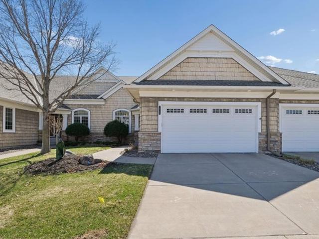 10100 Indigo Dr, Eden Prairie, MN 55347