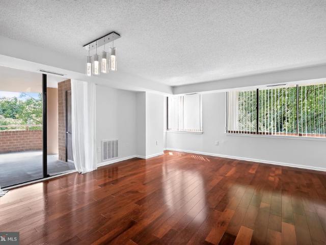 10101 Grosvenor Place # 305