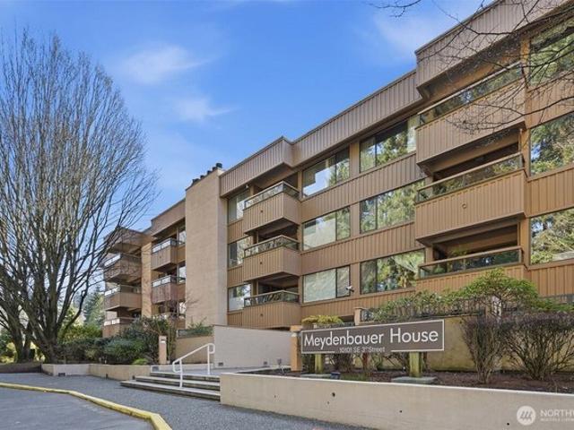 10101 SE 3rd St Apt 402, Bellevue, WA 98004