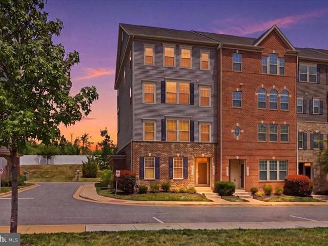 10102 Dorsey Ln, Lanham, MD 20706