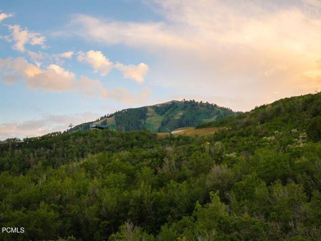 10102 N Drommen Ct Unit R02, Park City, UT 84060