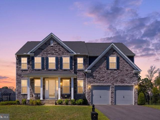 10102 Premier St, Fredericksburg, VA 22408