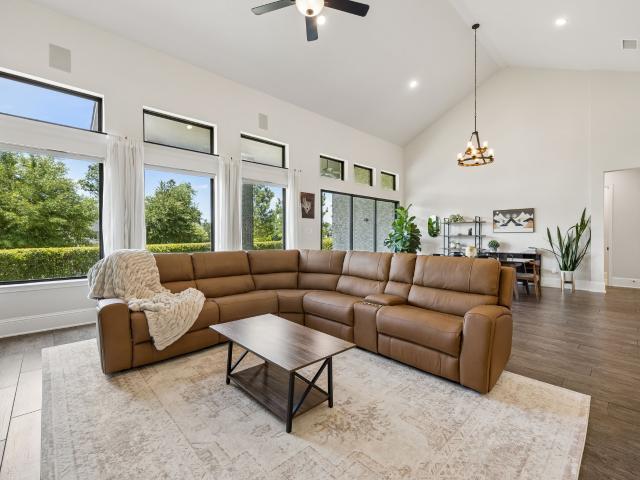10102 S Goshawk Trail