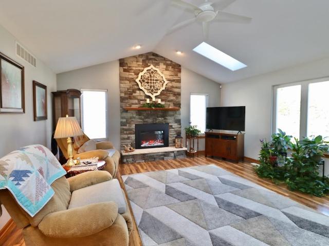 10107 Atwood Rd, Roscoe, IL 61073 | Compass