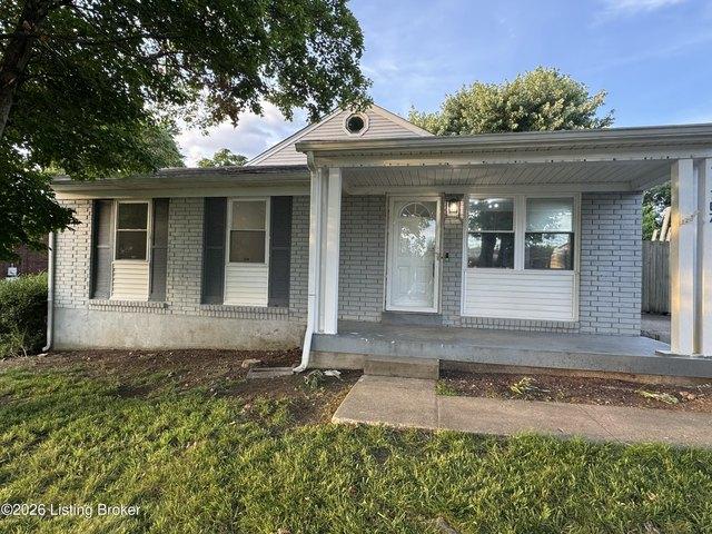 10107 McNeely Lake Dr, Louisville, KY 40229