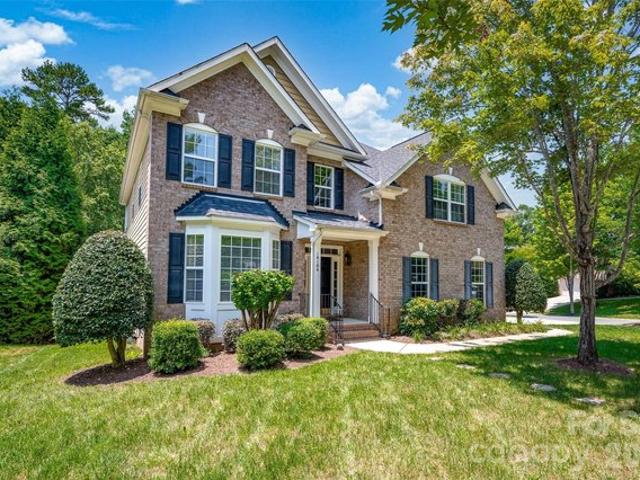 10104 Treetop Ln, Cornelius, NC 28031