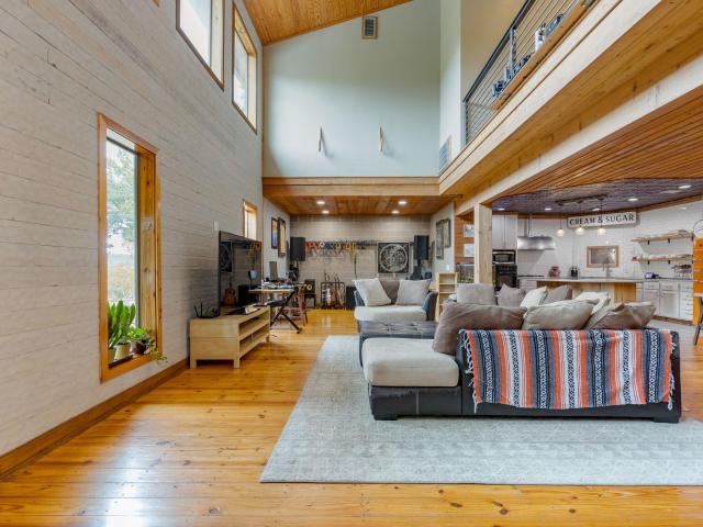 10104 Vassar Rd