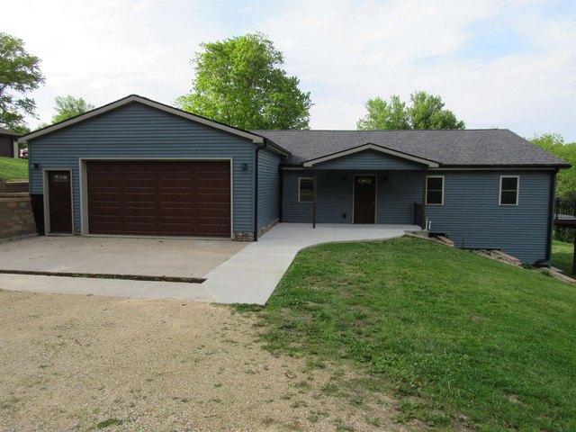 10104 Cedar St, Bernard, IA 52032