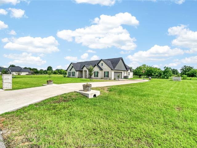 10104 Crown Point