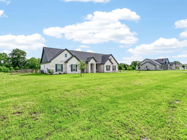 10104 Crown Point