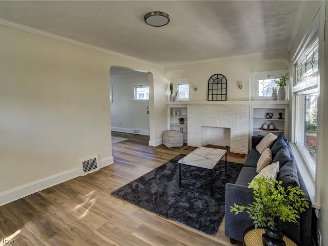 10105 Greenview