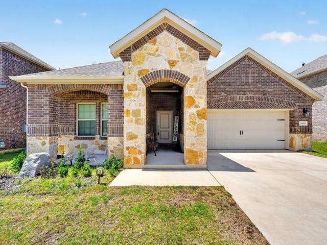 10105 Sunnyview Ln, Aubrey, TX 76227