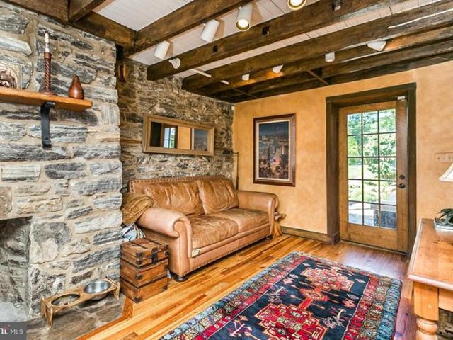 10108 Falls Rd, Lutherville Timonium, MD 21093