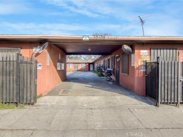 10108 S Figueroa St, Los Angeles, CA 90003 | MLS #SB26029