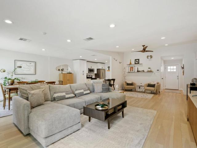 10109 Woodstock Dr