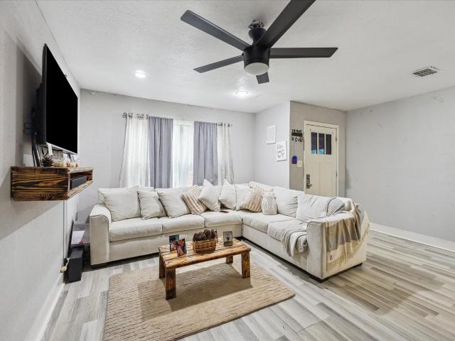 10109 Chesterfield Dr, Houston, TX 77051 | MLS #22228