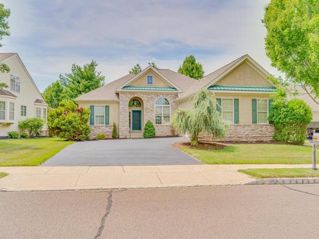 1010 Monroe Dr, Warwick, PA 18974