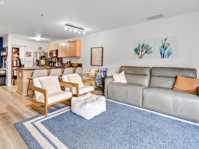 1010 nw naito pkwy