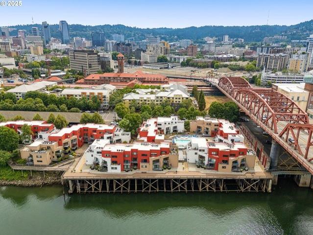 1010 NW Naito Pkwy Apt M15, Portland, OR 97209
