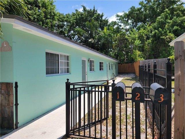 1010 NW 3rd Ave, Hallandale Beach, FL 33009